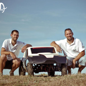 Mammuth Works Rewarron Trophy Truck im Maßstab 1:3